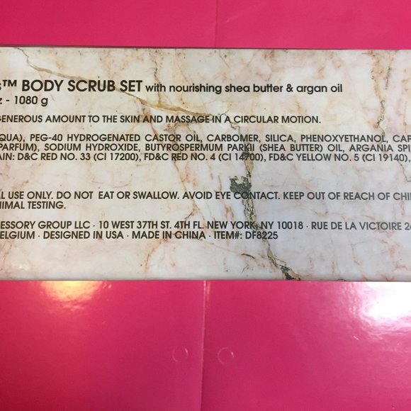 Daisy Fuentes | Bath & Body | Daisy Fuentes Three Scented Body Scrub ...